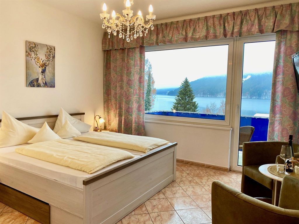 Großes Doppelzimmer, Seeblick - Hotel Nikolasch - Spittal an der Drau