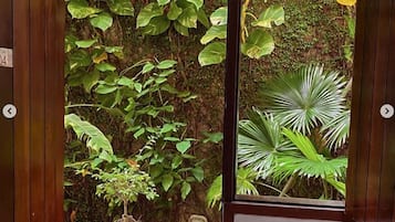Quarto Deluxe | Com decoração personalizada, com mobília individualizada, secretária