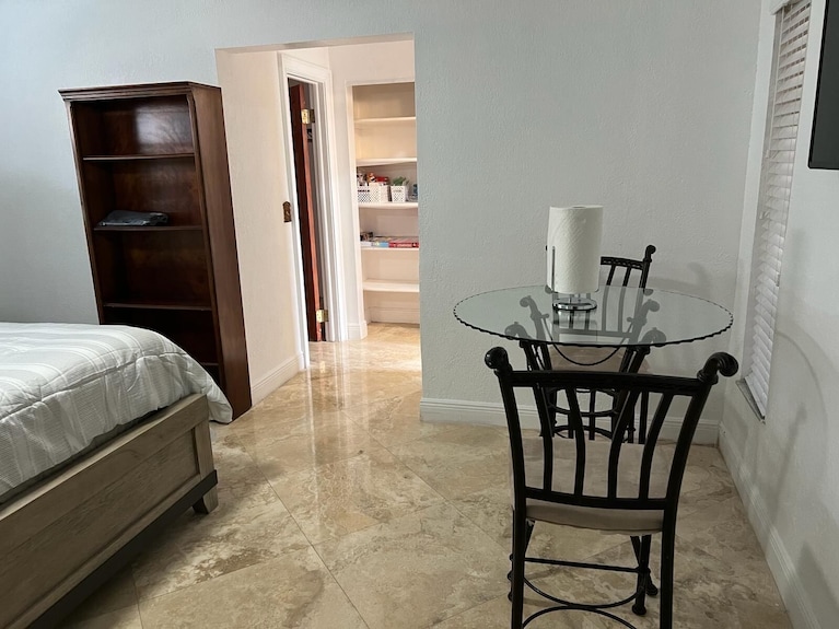 Cozy Lakeside Private Suite With Private Bath And Entrance - Pembroke Pines