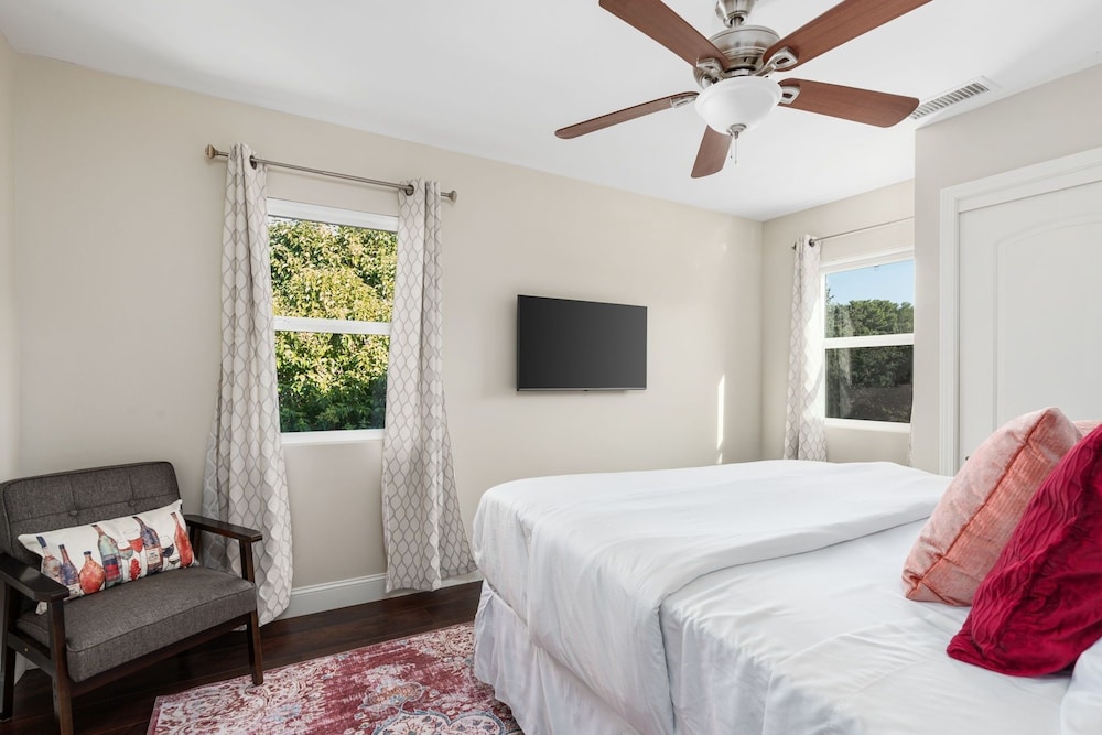 Wine Barrel (4/7 Hideaway Units) - Templeton, CA