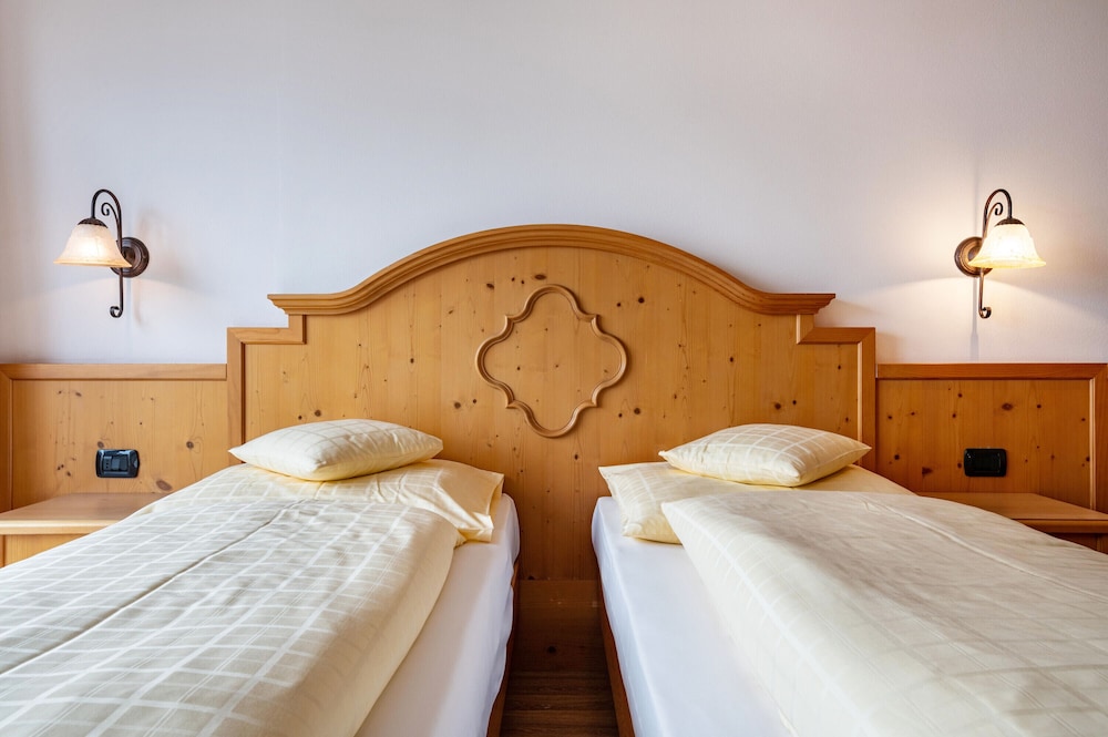 Apartment 'Apartments Mirabell Nicole' With Mountain View, Shared Terrace And Wi-fi - Corvara, BZ, Italy