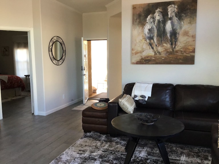 House Refurbished In Hoa With Its Own Great Recreational Area And Heated Pool.\n - Green Valley, AZ