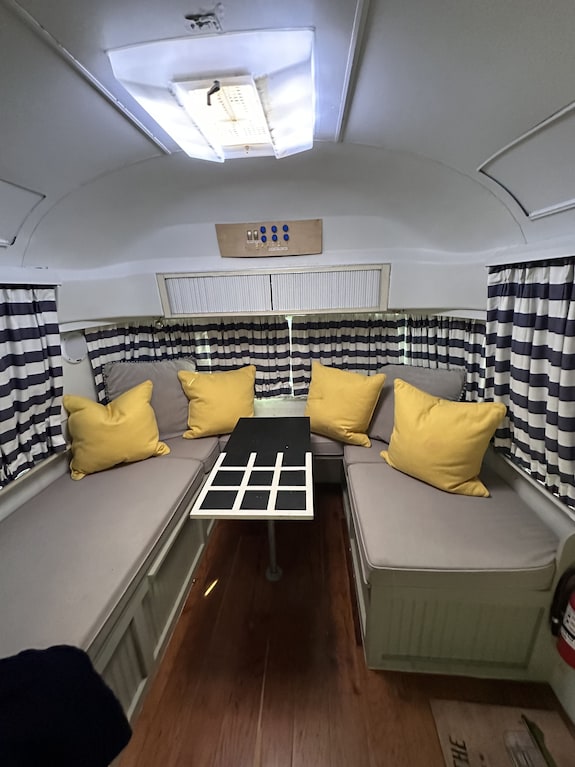 Vintage Airstream Tucked In Fredericksburg, Texas Hill Country!! - Fredericksburg, TX