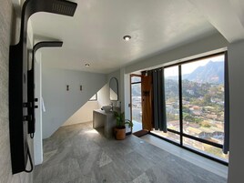 Secador de cabelo (mediante solicitação), toalhas de banho, sabonete 