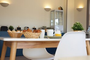 Pequeno-almoço continental diário (14.5 EUR por pessoa) 