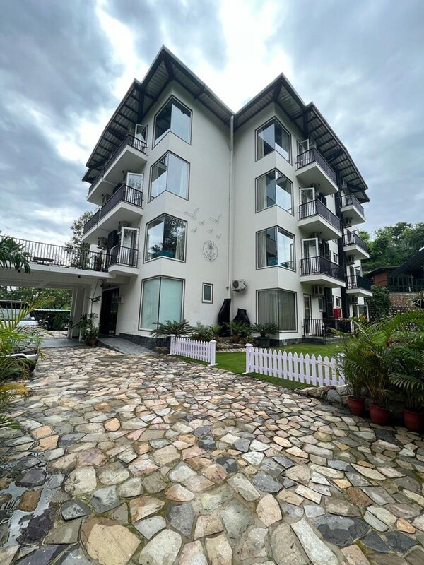 Ataraxia Crestmont Resorts & Spa - 