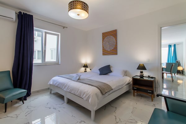 A Sunny Penthouse Modern 2 Bdr - Sliema - Málta