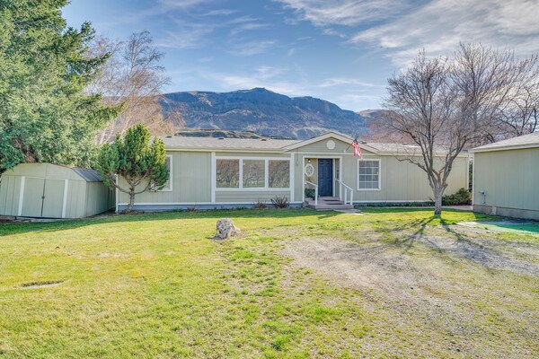Idyllic Rock Island Home W/ Columbia River Views - Meadow Lake, Malaga