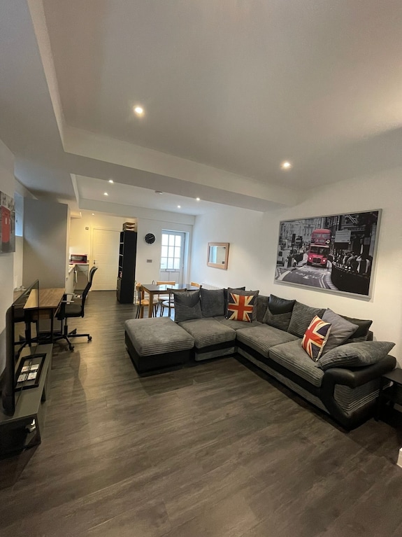 Cosy Flat In Sutton With Parking Free - Surbiton