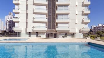 Piscina exterior sazonal