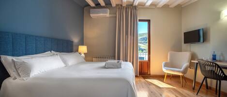 Quarto premium | 1 quarto, roupas de cama premium, edredons de pluma