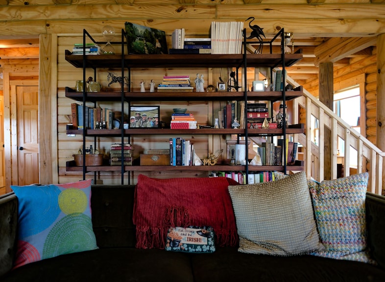 Brand New, Beautiful Log Cabin In The Heart Of Bourbon And Horse Country. - Kentucky