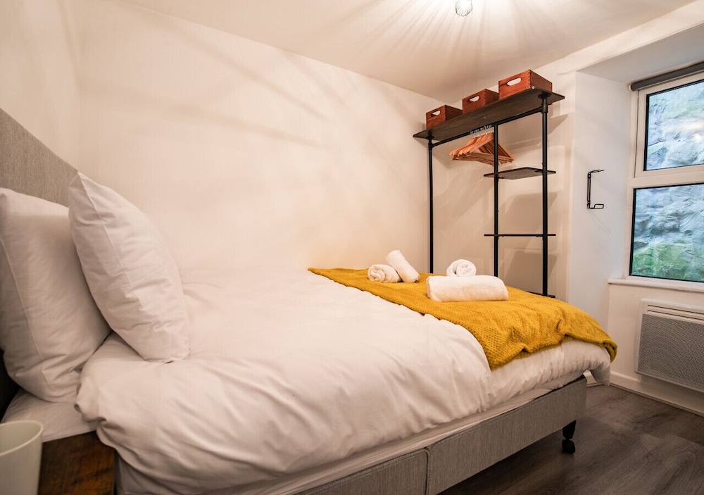 Wren Flat - St Ives - One Bedroom Apartment, Sleeps 2 - Carbis Bay