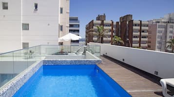 Piscina exterior sazonal