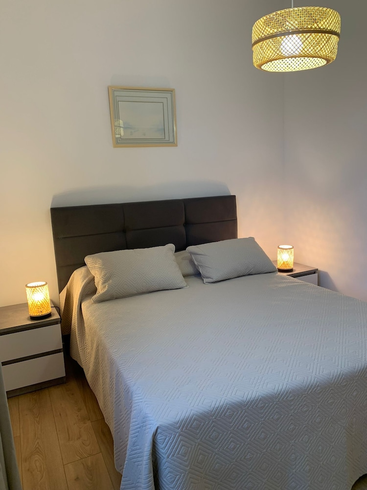 Au Cœur Du Vieux-port De Bastia: Appartement La Marine, Climatisé, Tout Confort - バスティア