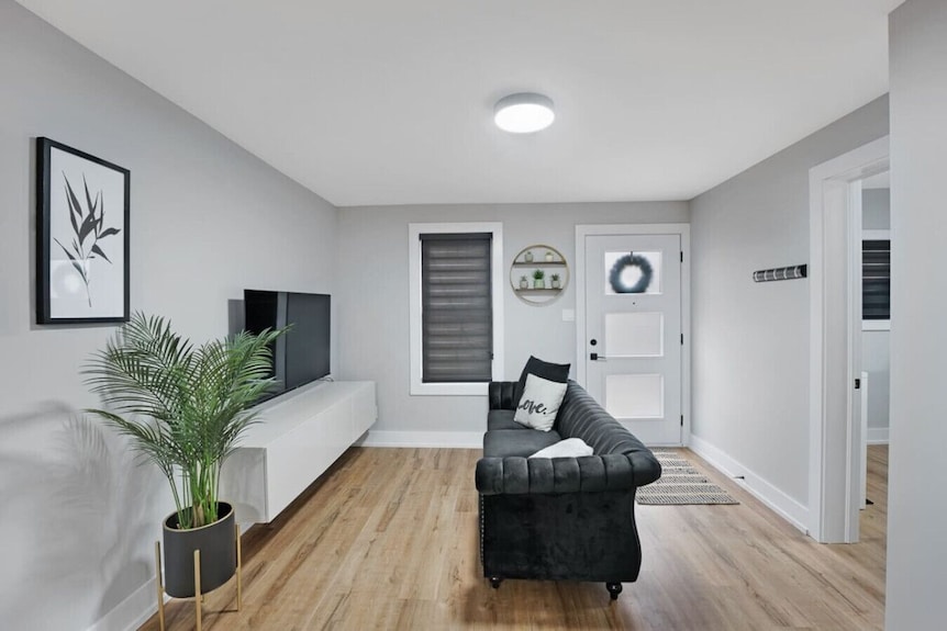 Welcome To Our Modern 2bdrm/1bth W/ Laundry/bbq - 웰랜드