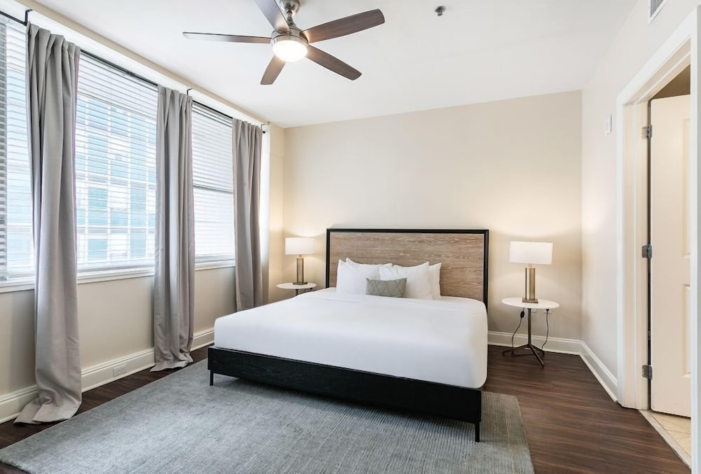 French Quarter Sanctuary: Stylish 1br Condo With Pool Retreat - La Nouvelle-Orléans, LA