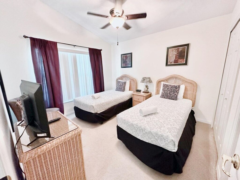 Cozy 4 Bed Pool Home with Game Room - Four Corners | Vrbo