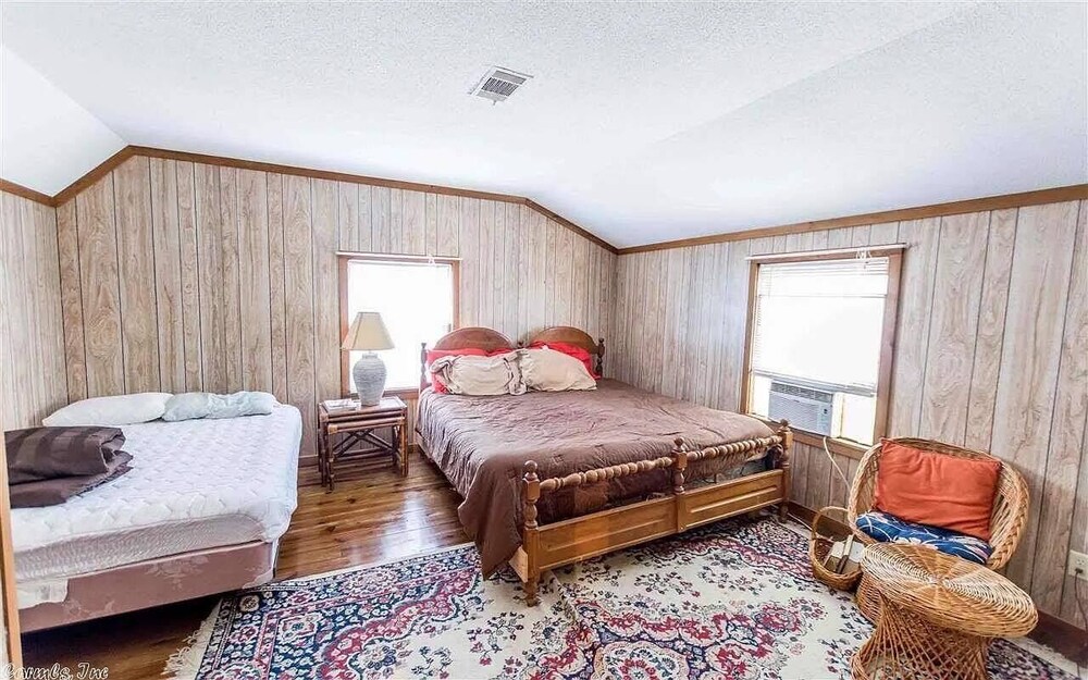 Cozy lake retreat at Tannenbaum Golf Club. Perfect for viewing the ...