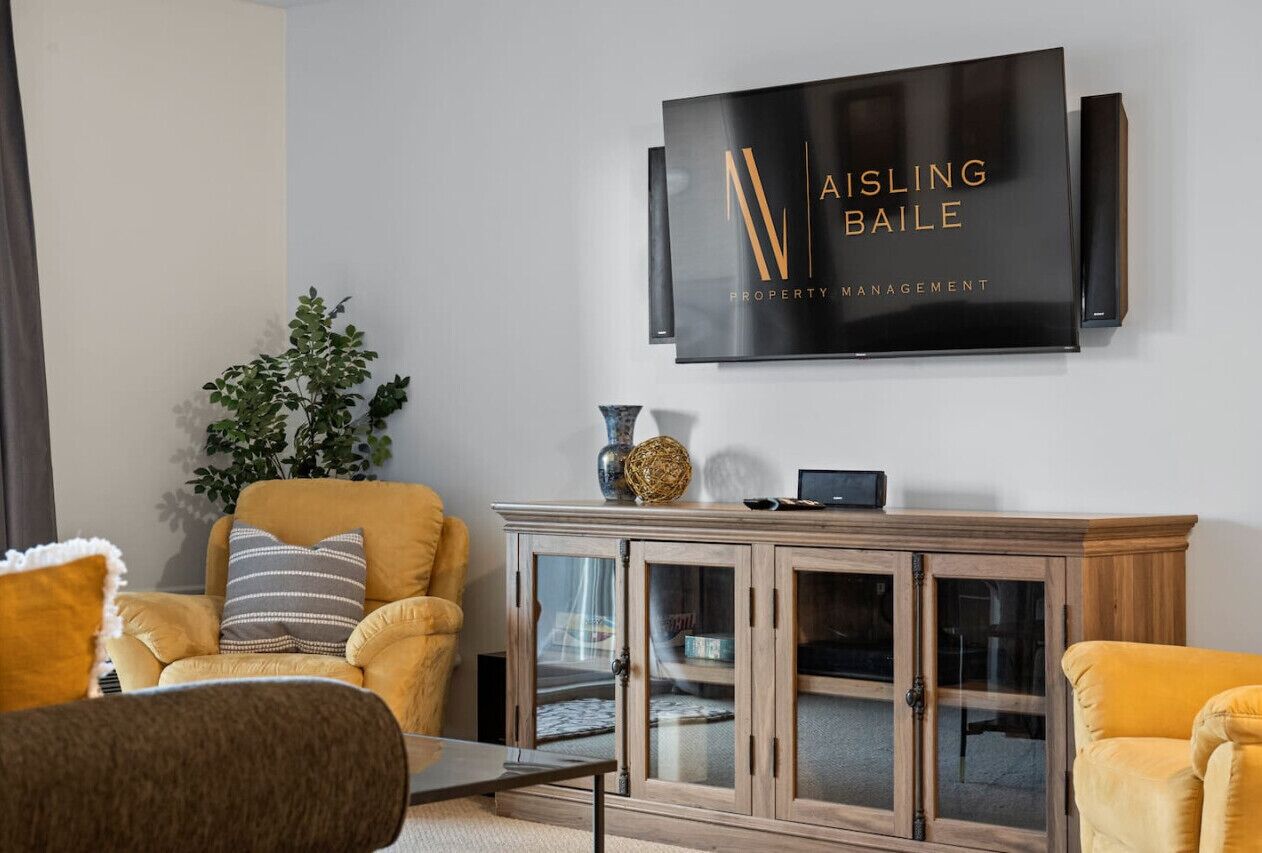 Whistling Peaks | Hot Tub | Pool | Gas Fireplace - Radium Hot Springs