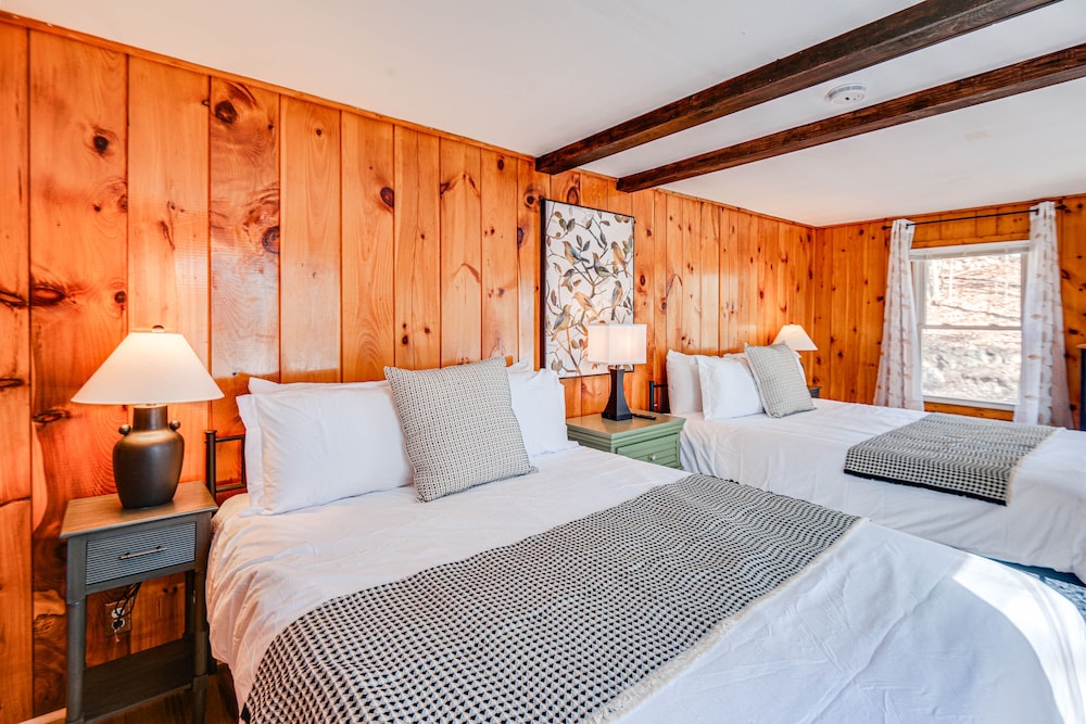 Inviting Alton Bay Home Near Lake Winnipesaukee! - Middleton, NH