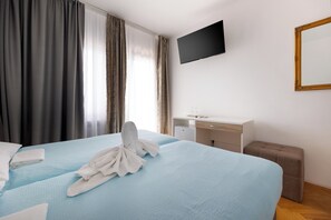 Quarto Duplo Comfort, vista para o mar | Minibar, cofre no quarto, secretária 
