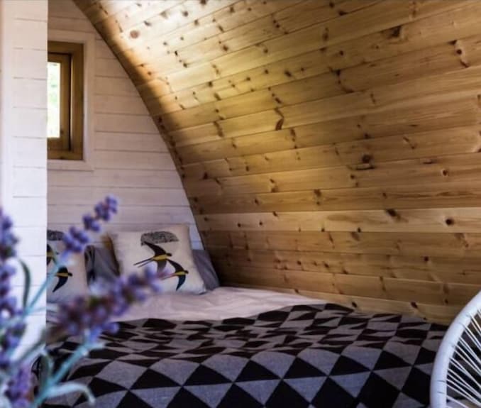 Chalet - Sleeps 2 - Balcony - Parking - Beach/golf - Pembrokeshire