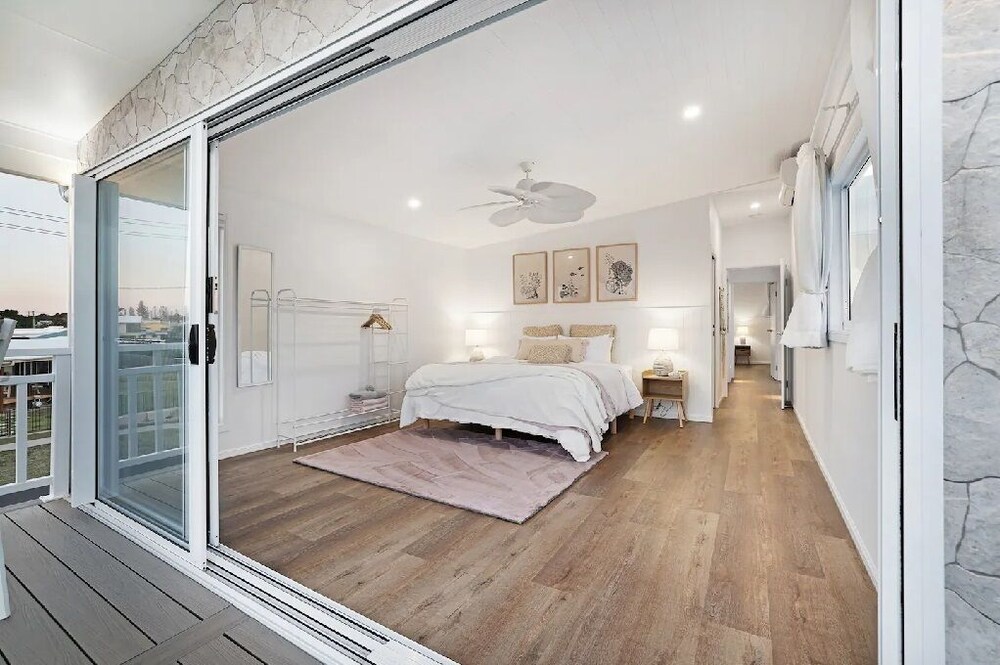 Oceanmist Holiday Home - Beachfront Property! - Bundaberg