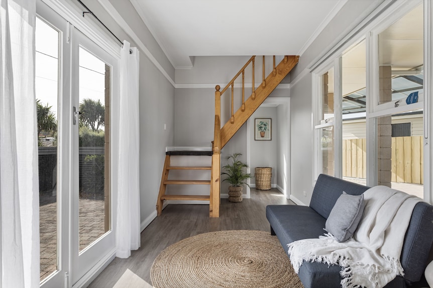 Legana Lodge - Your Home Away From Home -12 Guests -