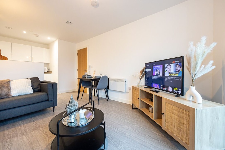 Luxury One Bed Apartment, Salford - Manchester