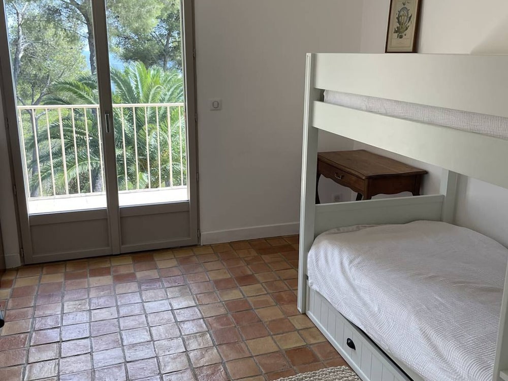 Villa à 600m De La Plage Avec Piscine, Clim Et Internet - Cavalaire-sur-Mer