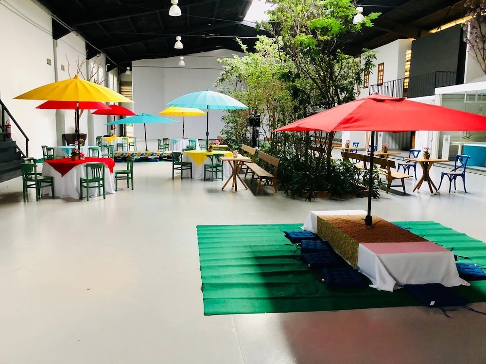 Espaço Para Eventos - Salão Para Até 1500 Pessoas - Embu