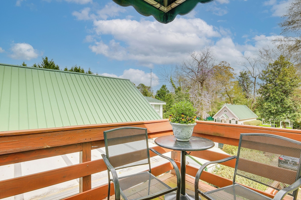 Aiken Apt W/ Garden-view Balcony: Half-mi To Dtwn! - Aiken, SC