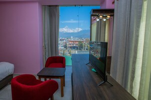 Roupa hipoalergénica, camas de colchão viscoelástico, secretária 