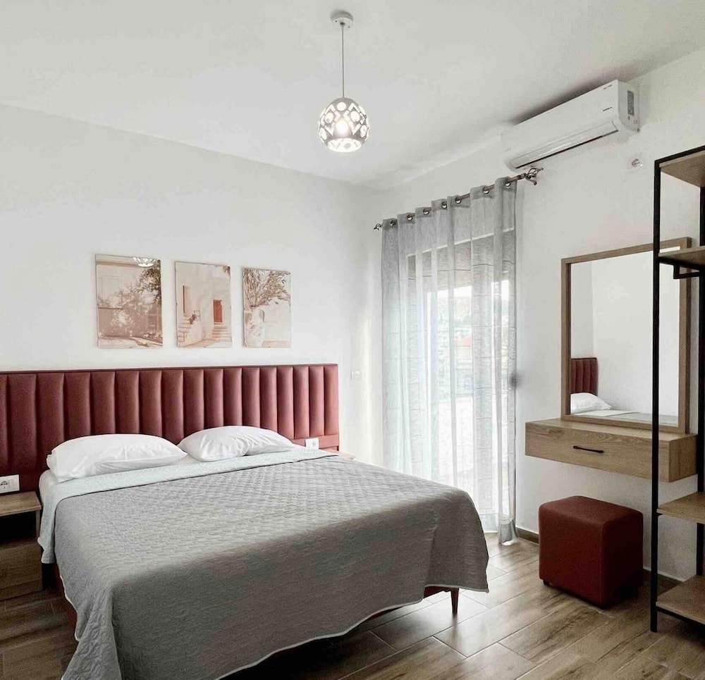 A Comfortable Home-away-from-home Experience, Close To Everything. - Ksamil