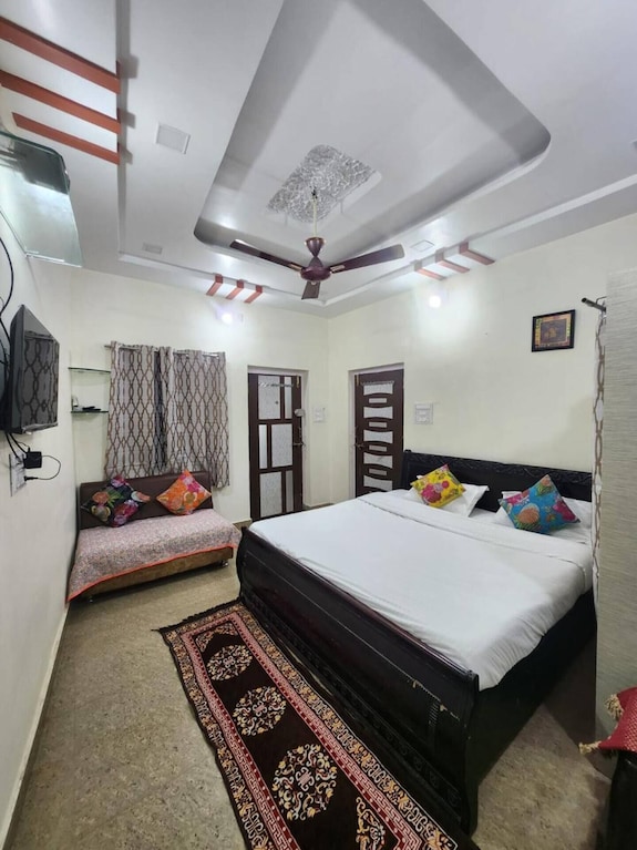 Private - 1 Bhk Floor - Paddy's Luxurious Home Stay\n\n - マウント・アビュー