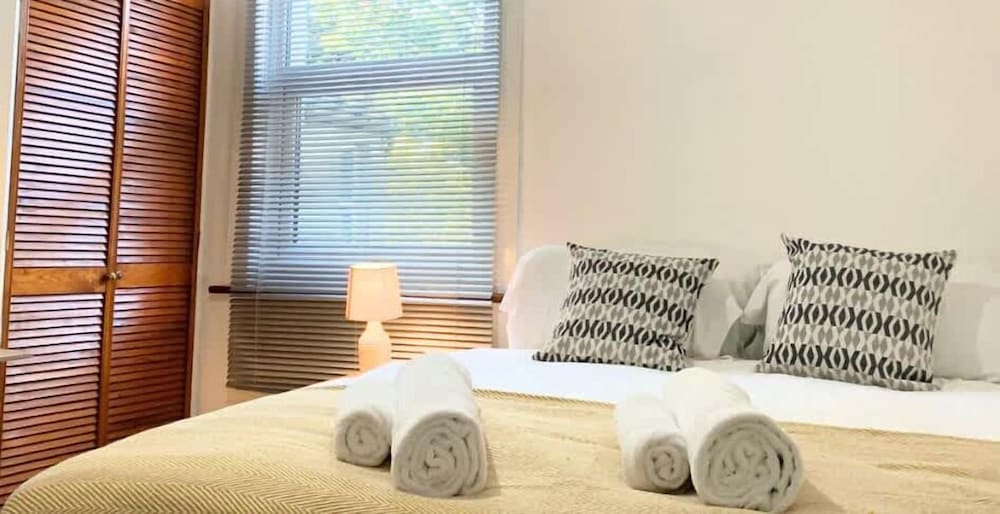Omega @ Hanwell | Double Room - Hounslow