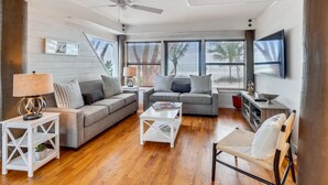 Casa, várias camas (Sunset Beach House - All) | Área de estar