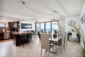 Condo, várias camas (Trillium 1A - Premier) | Opções para refeição
