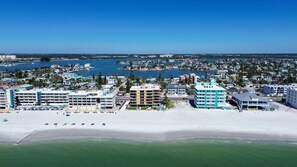 Condo, várias camas (Trillium 3A - Premier) | Praia | Na praia 