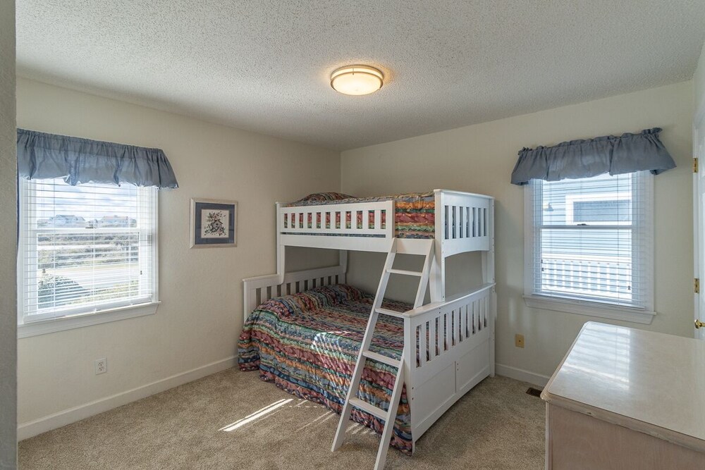 Oceanside pet-friendly home with private pool & hot tub! - Nags Head | Vrbo