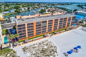 Apartamento em Condomínio Fechado, várias camas (Villa Madeira 307 - Premier) | Exterior