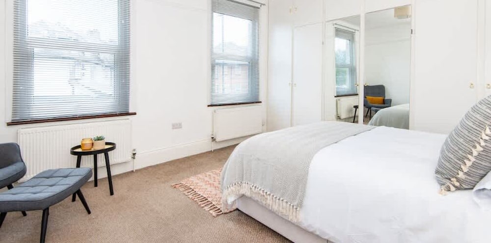 Cosy King Room In Hanwell, 10 Minutes To Station - Ruislip