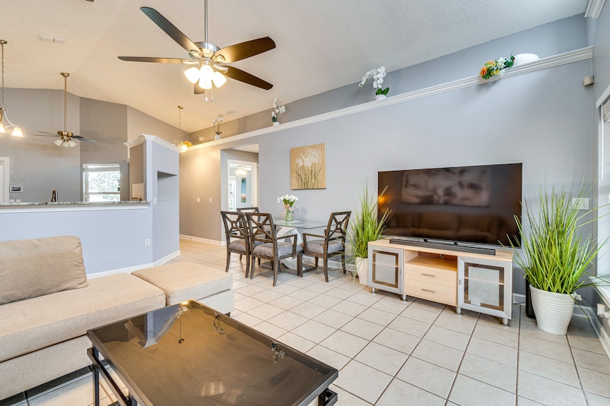 Lovely Florida Retreat W/ Lanai: 5 Mi To Riverwalk - Lake Mary, FL