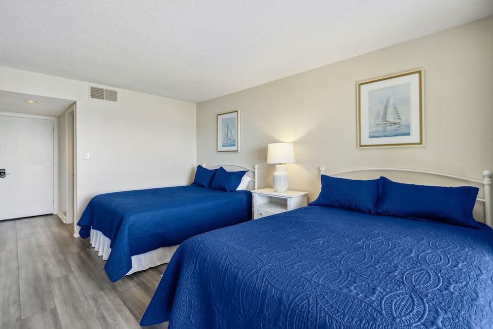 Direct Oceanfront | Penthouse | Completely Renovated 7th Floor Condo ...