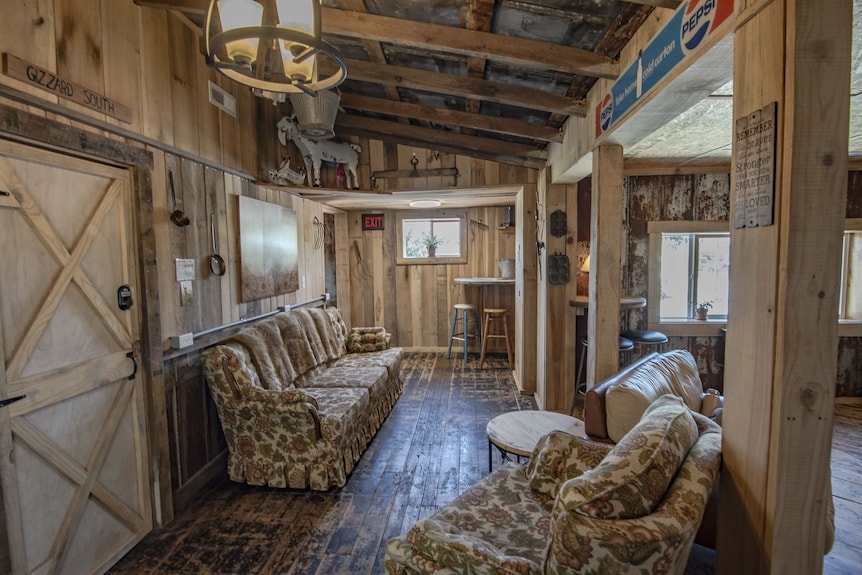 Goat Pen Hostel - Gizzard North - Tennessee