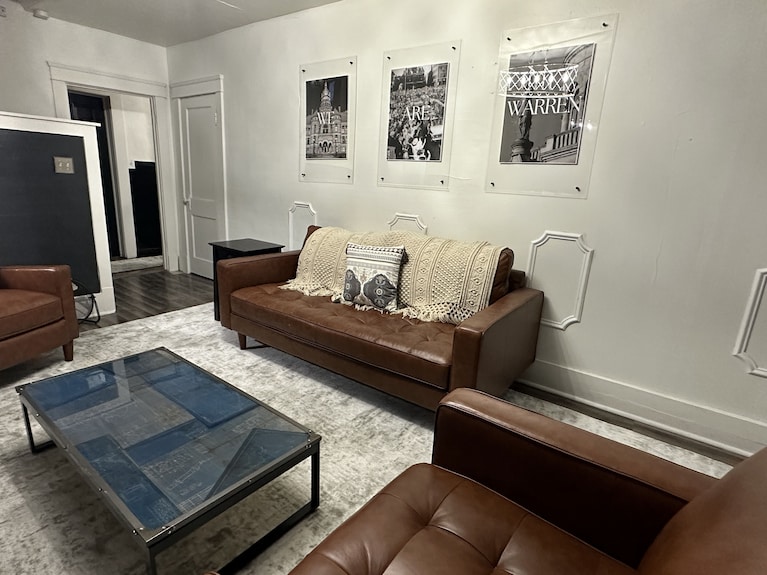 Fireside Retreat, Place To Stay In Warren Ohio, Sleeps 8 - Cortland, OH