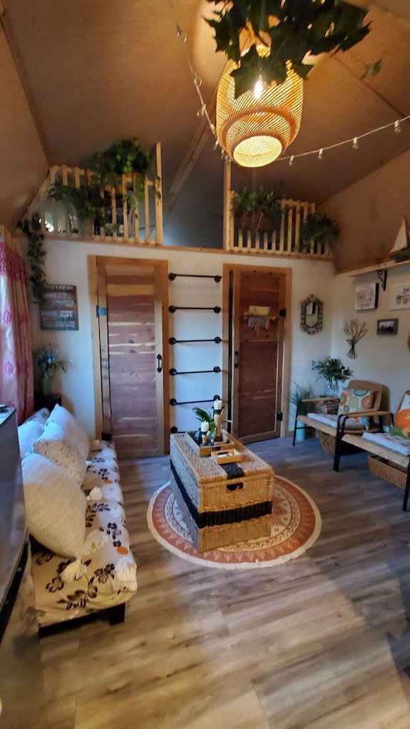 Cozy Tiny Cabin Nested In The Trees In A Lake Community, Peaceful Countryside. - Oklahoma