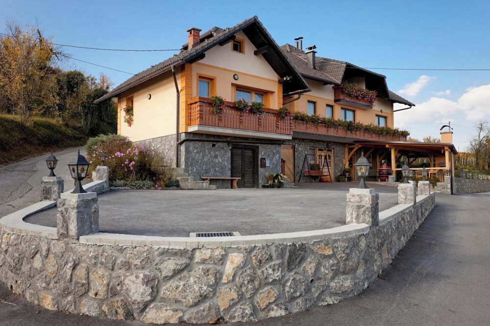Tourist Farm ŠKrbina Apartment 2 - Slovenië