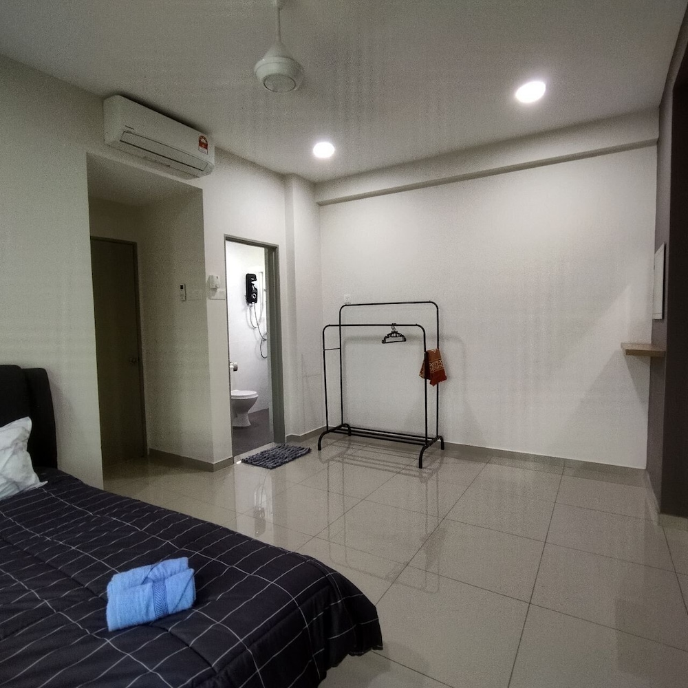 マルゴサ A ステイ ボタニ イポホ ホームステイ 3 Br - イポー